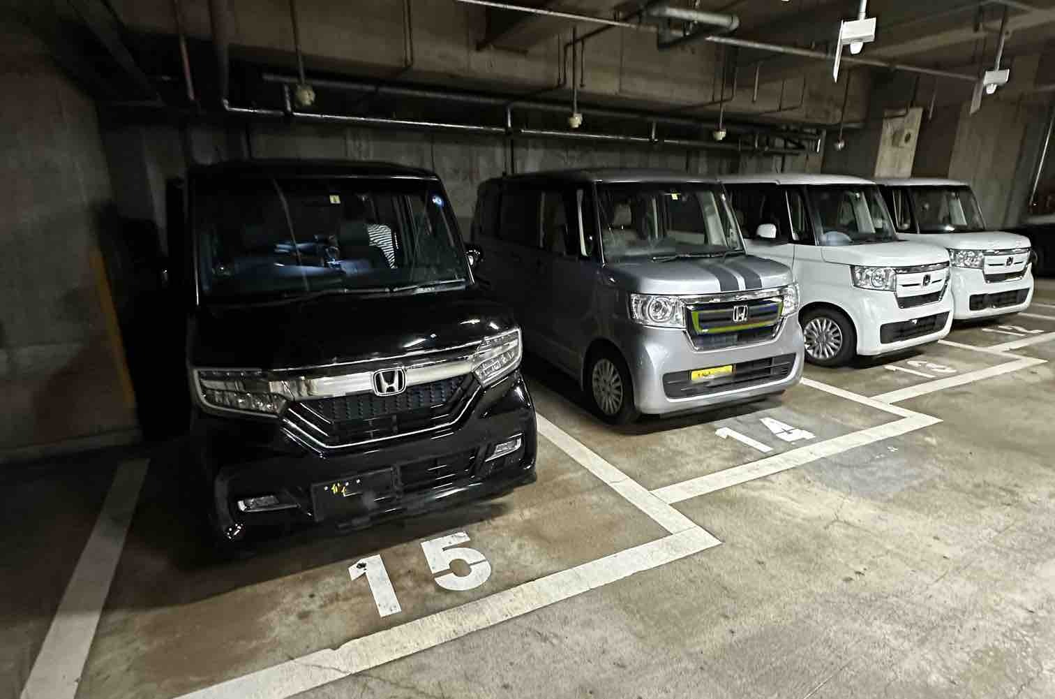 デパート駐車場にN-Box4兄弟 | N-Box LOVE